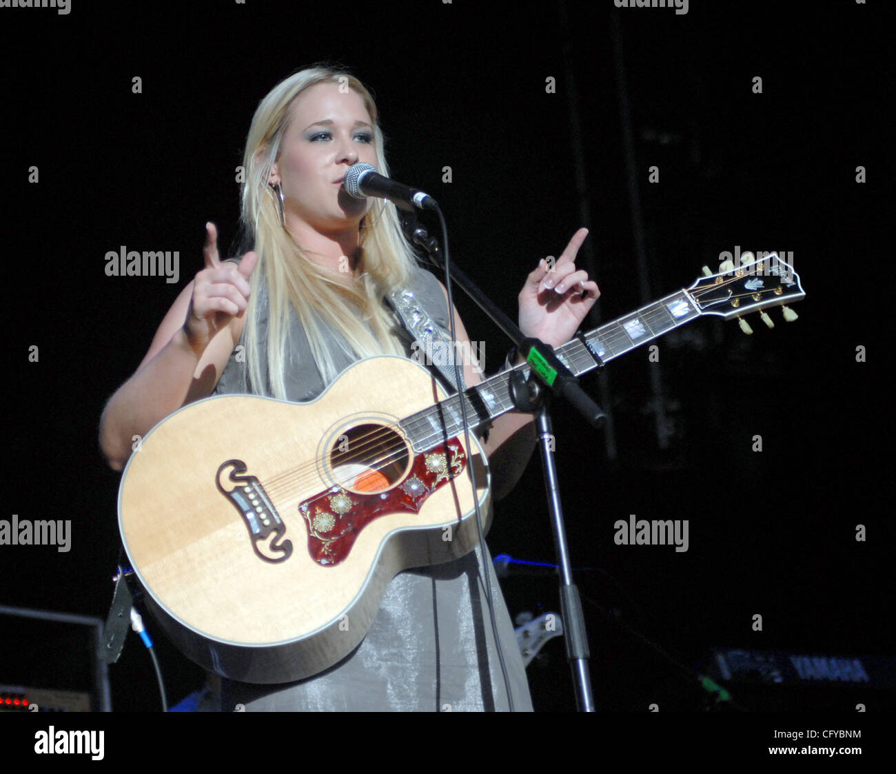 12. Mai 2007 Raleigh, NC; USA, Musiker CATHERINE BRITT tritt als ihr ...