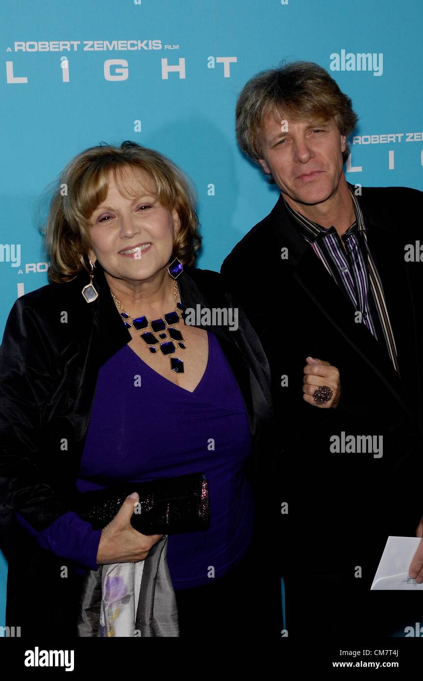 Guy hector and brenda vaccaro -Fotos und -Bildmaterial in hoher ...