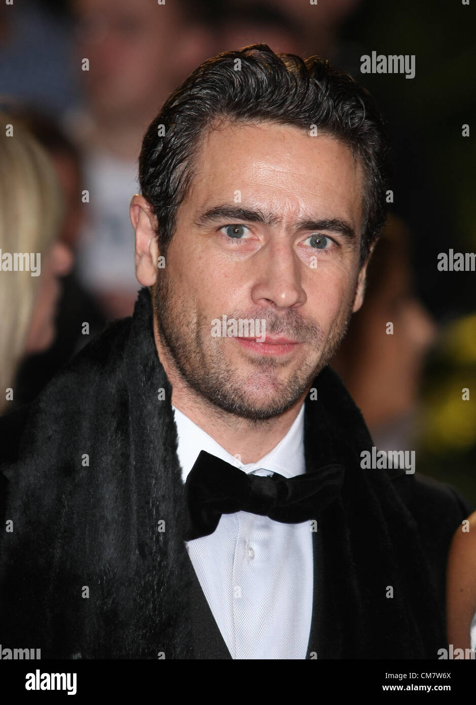 Ola rapace -Fotos und -Bildmaterial in hoher Auflösung – Alamy