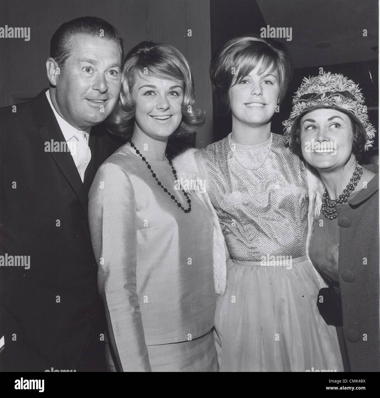 DON DEFORE Frau Marion Holmes, Kinder Penny Lu Nezerka und Dawn DeFore ...