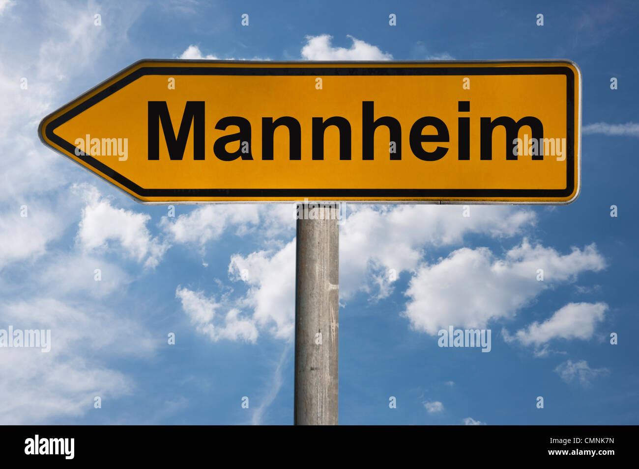 Deutschsprachige verkehrszeichen -Fotos und -Bildmaterial in hoher ...