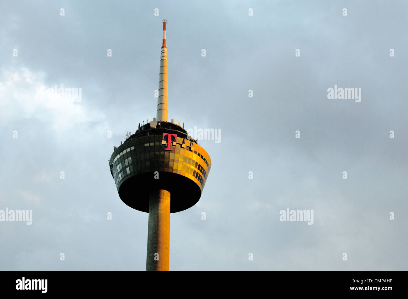 Television tower colonius in cologne -Fotos und -Bildmaterial in hoher ...
