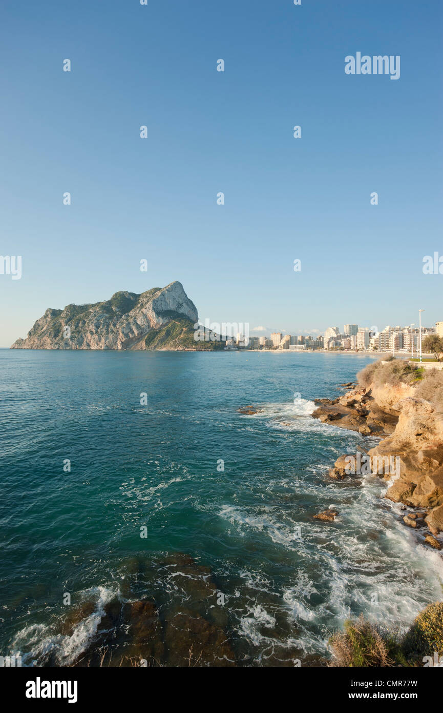 Penon de Ifach und Calpe resort Stockfotografie - Alamy