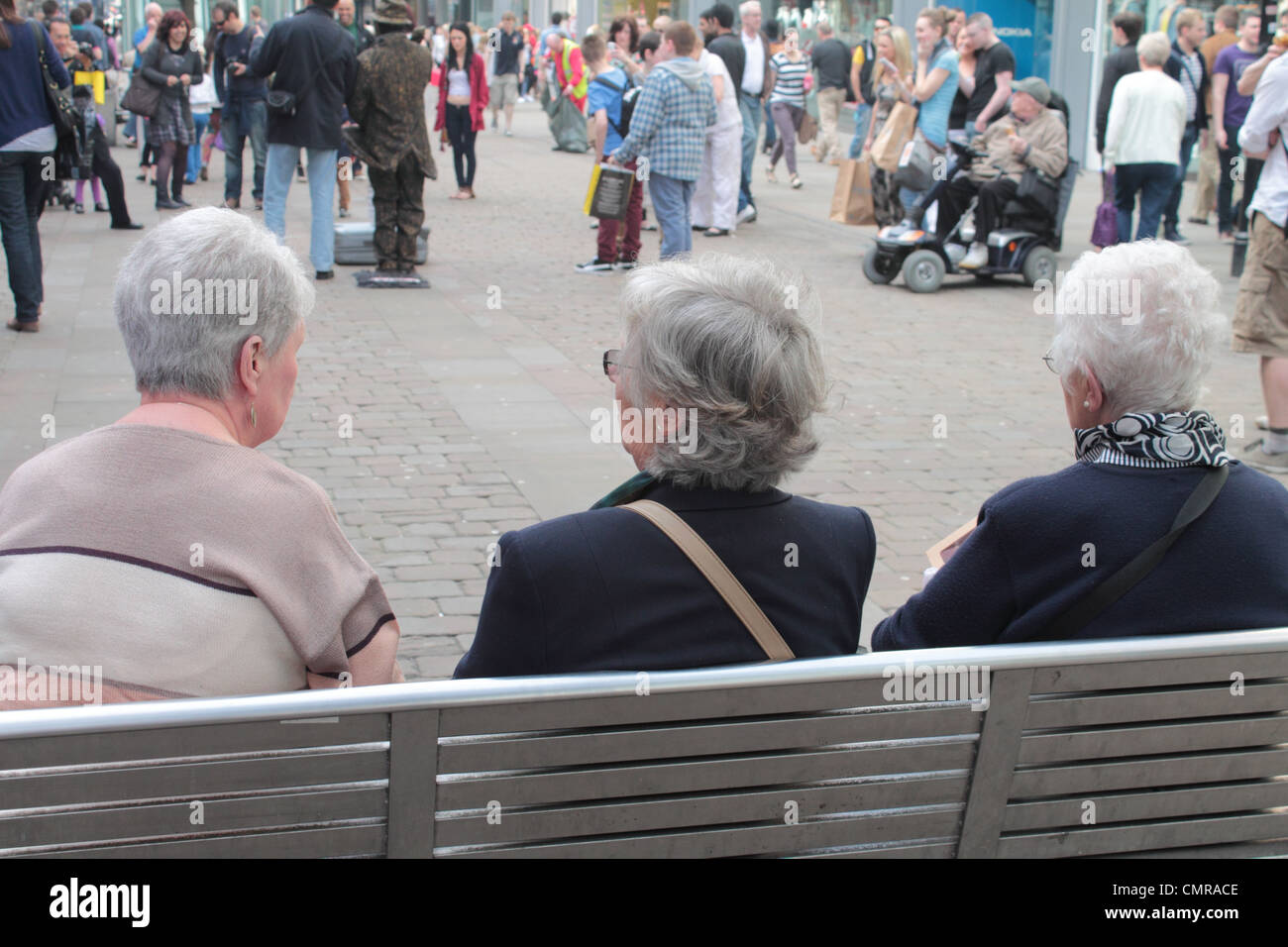 Alte Damen Stockfotos und -bilder Kaufen - Alamy