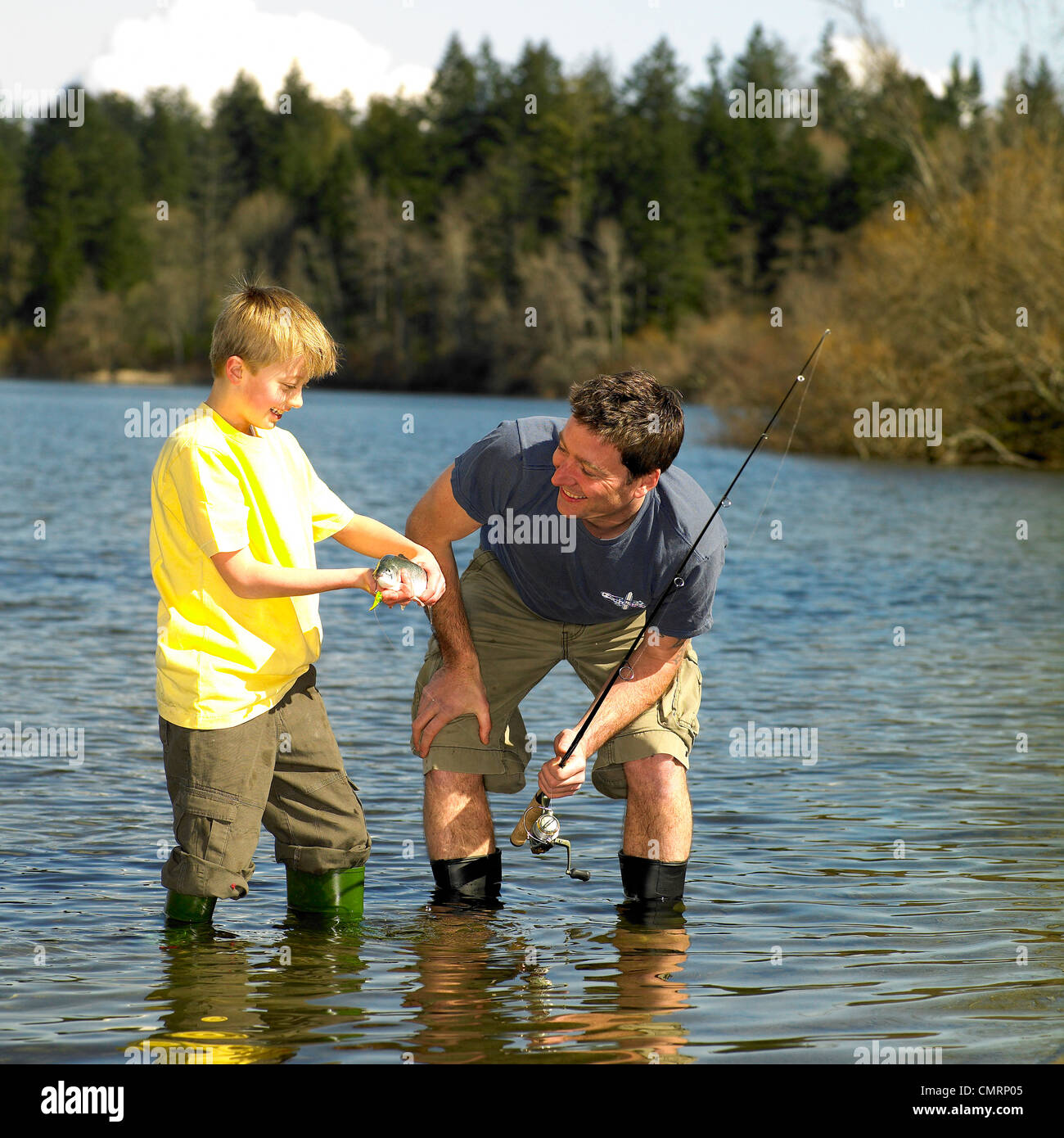 Fisch fangen bilder -Fotos und -Bildmaterial in hoher Auflösung – Alamy