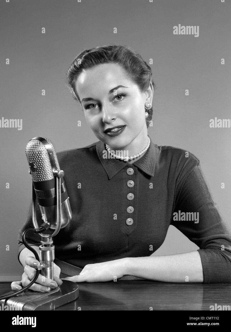 Radiomoderator der 1950er jahre -Fotos und -Bildmaterial in hoher ...