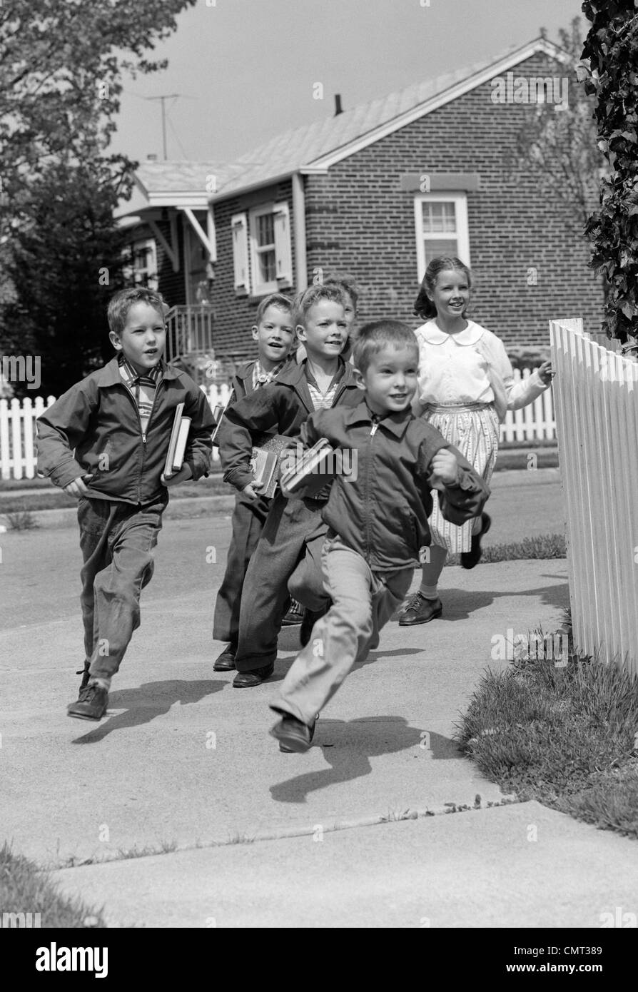 School 1950s -Fotos und -Bildmaterial in hoher Auflösung – Alamy