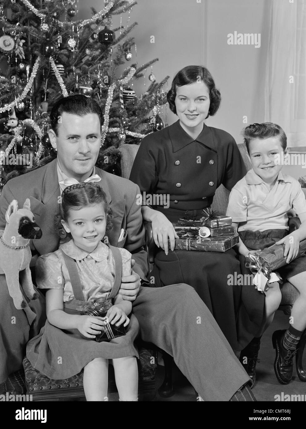 Family portrait 1950s group -Fotos und -Bildmaterial in hoher Auflösung ...