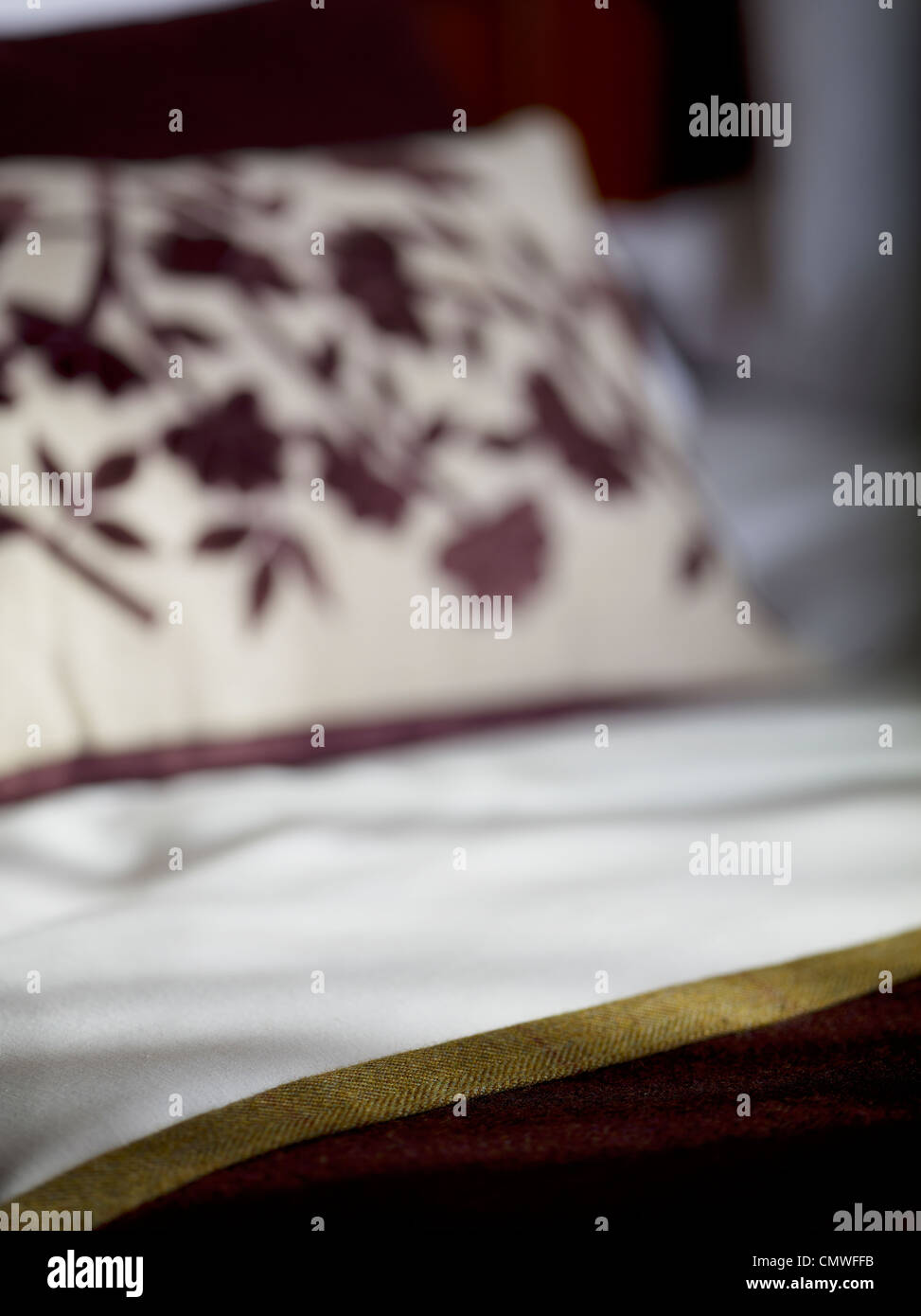 Leere bett -Fotos und -Bildmaterial in hoher Auflösung – Alamy