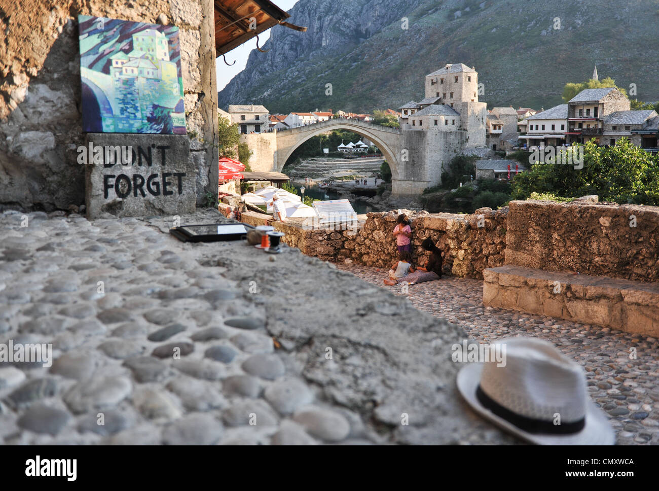 Mostar bridge destroyed -Fotos und -Bildmaterial in hoher Auflösung – Alamy