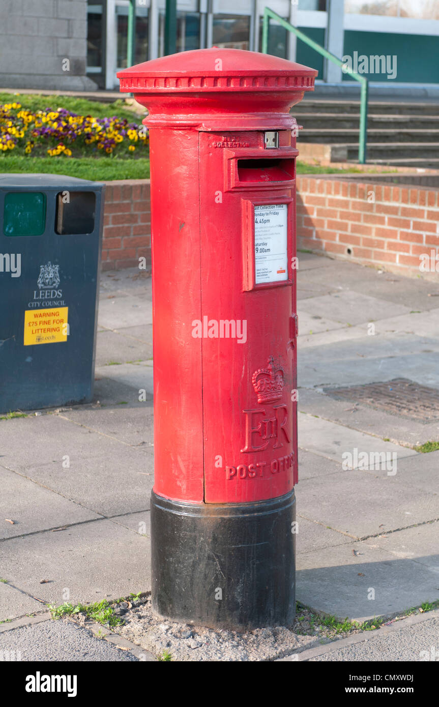 Royal mail eiir briefkasten -Fotos und -Bildmaterial in hoher Auflösung ...