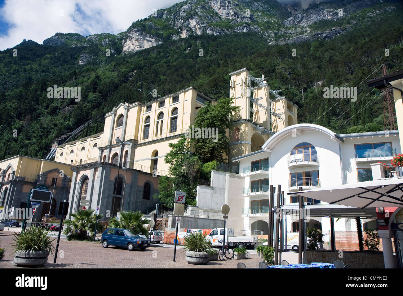 Riva del Garda Stadt im nördlichen Italien Gebirge am Gardasee ...