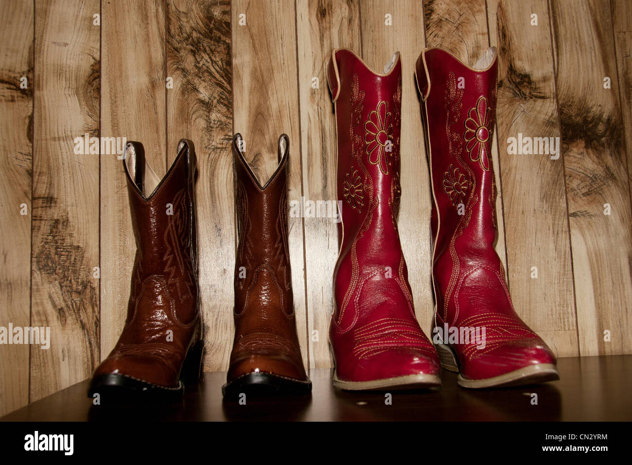 Typische stiefel -Fotos und -Bildmaterial in hoher Auflösung – Alamy