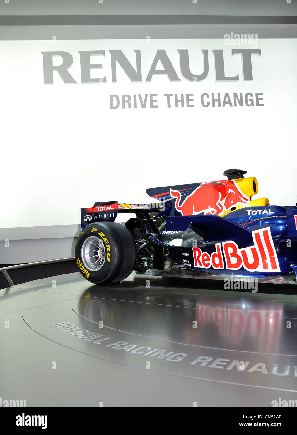 Red bull rennwagen -Fotos und -Bildmaterial in hoher Auflösung – Alamy