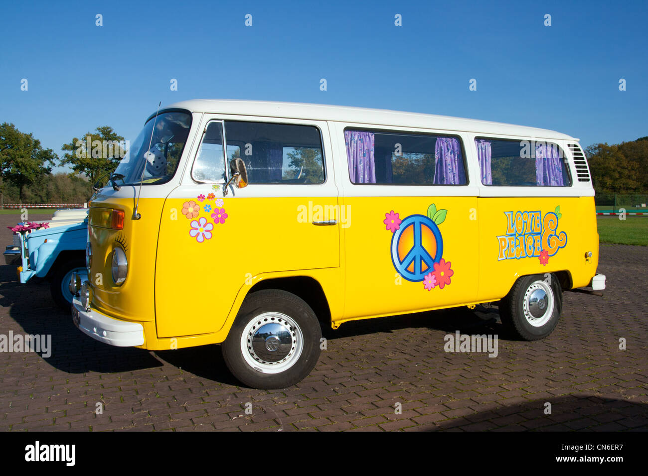 Volkswagen transporter van -Fotos und -Bildmaterial in hoher Auflösung ...