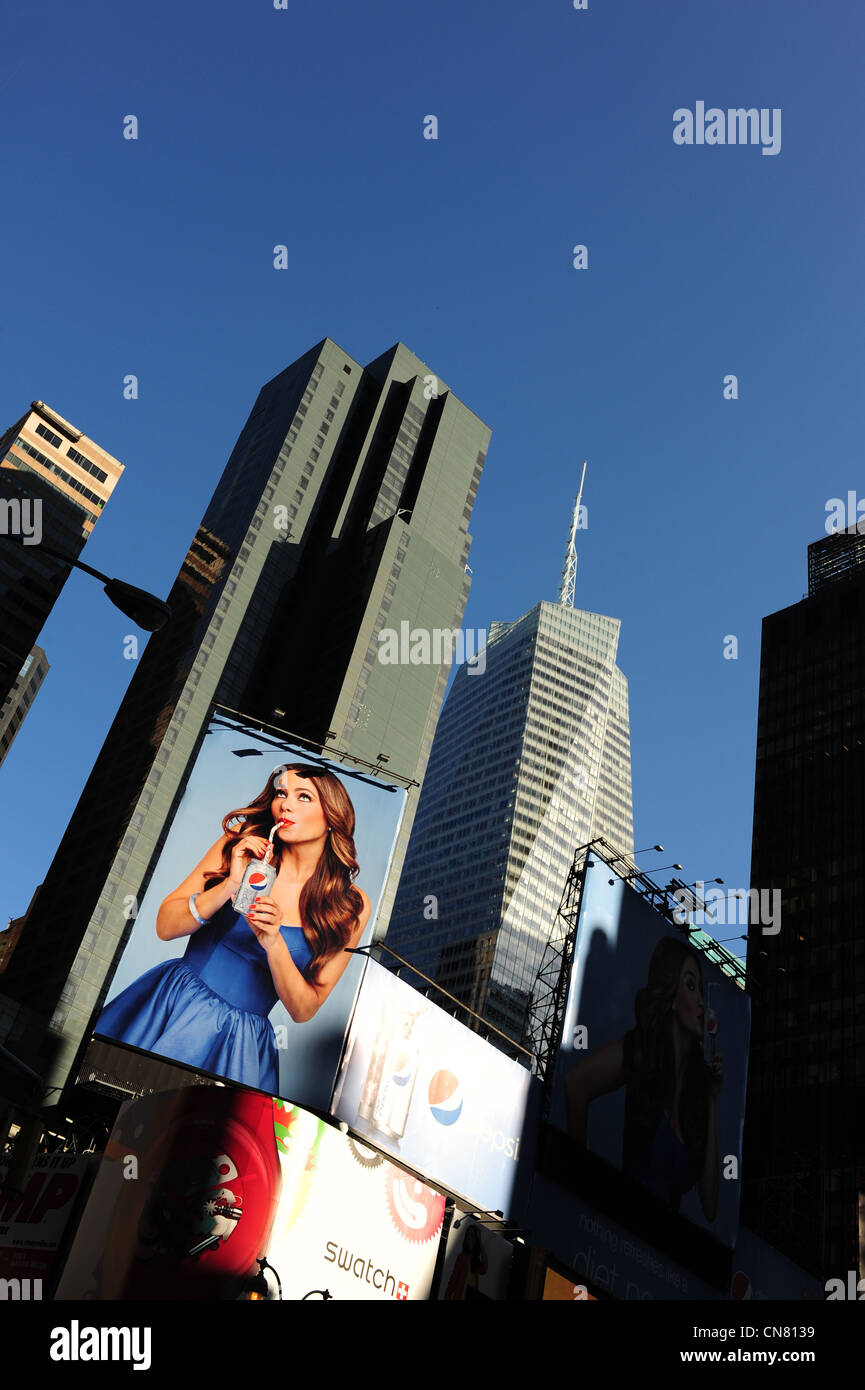 USA New York City Manhattan Midtown Times Square Gebäude Pepsi Werbung ...