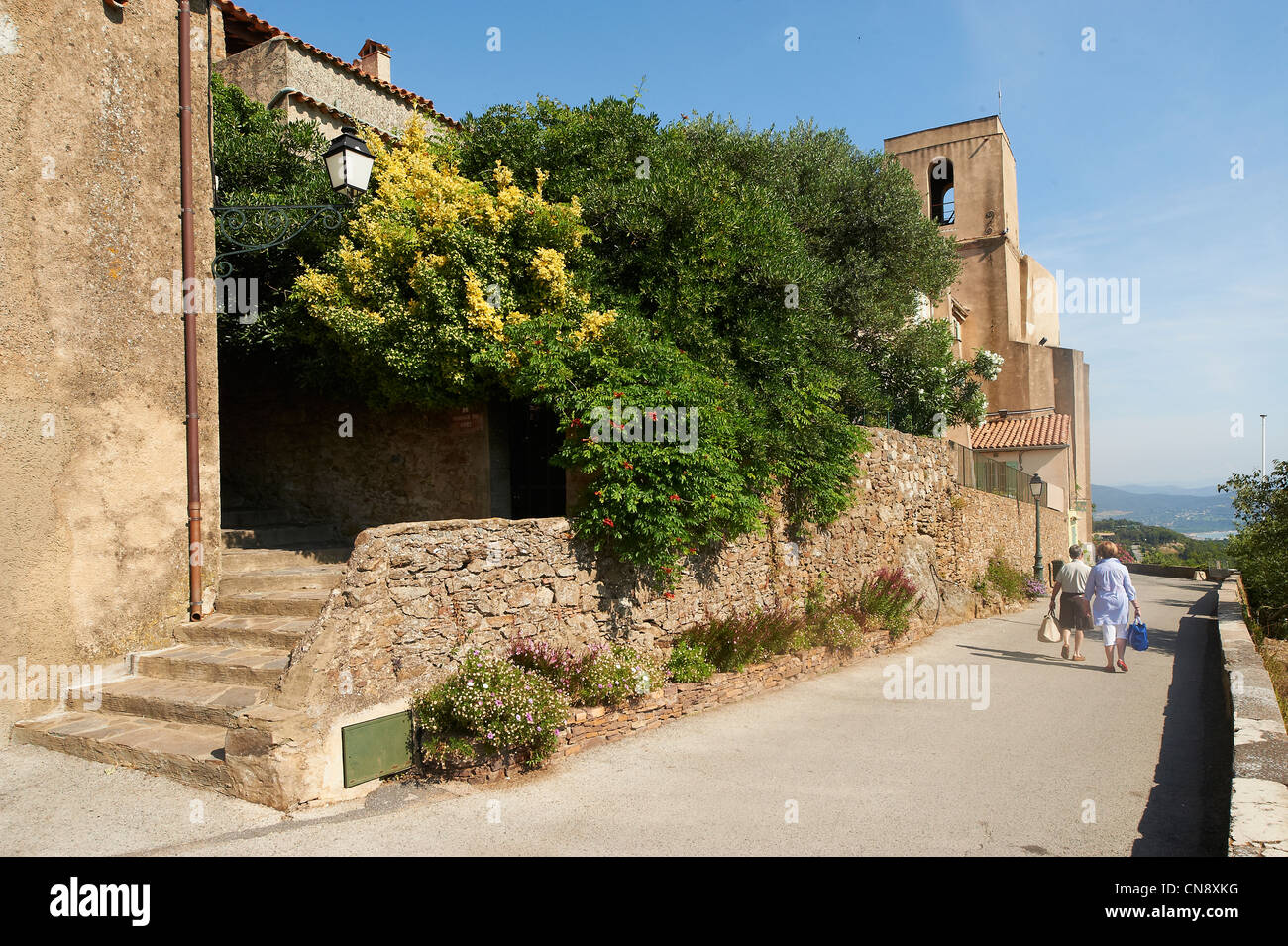 Gassin village south france provence -Fotos und -Bildmaterial in hoher ...