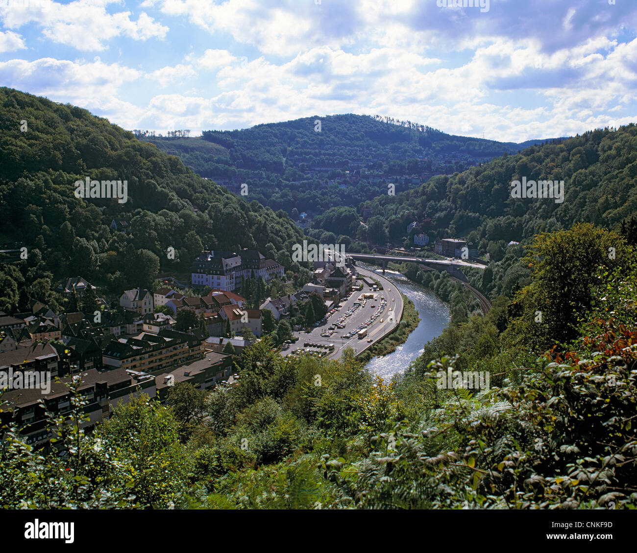 Panoramablick in Das Tal der Lenne Bei Altena, Sauerland, Nordrhein ...