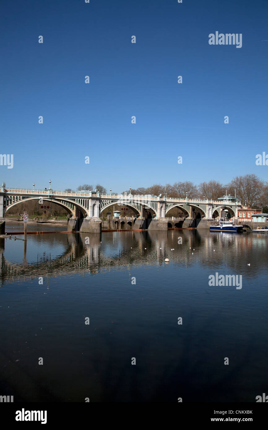 Schloss Richmond bridge Richmond Surrey england Stockfotografie - Alamy