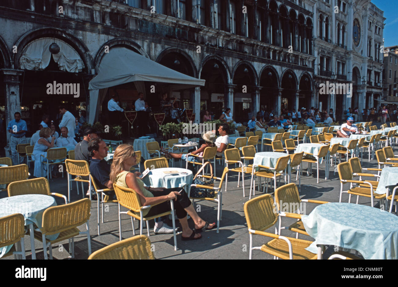 Café quadri -Fotos und -Bildmaterial in hoher Auflösung – Alamy