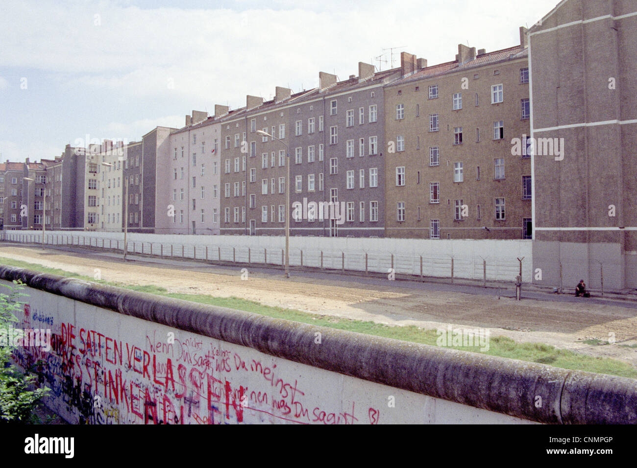 Berliner mauer 80 ziger jahre -Fotos und -Bildmaterial in hoher ...