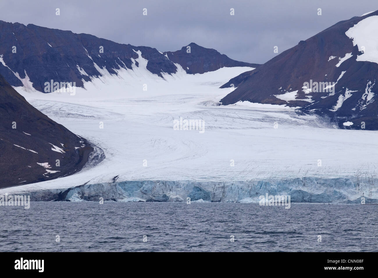 Ansicht der Terminus Küsten Gletscher und Berge, Spitzbergen, Svalbard ...