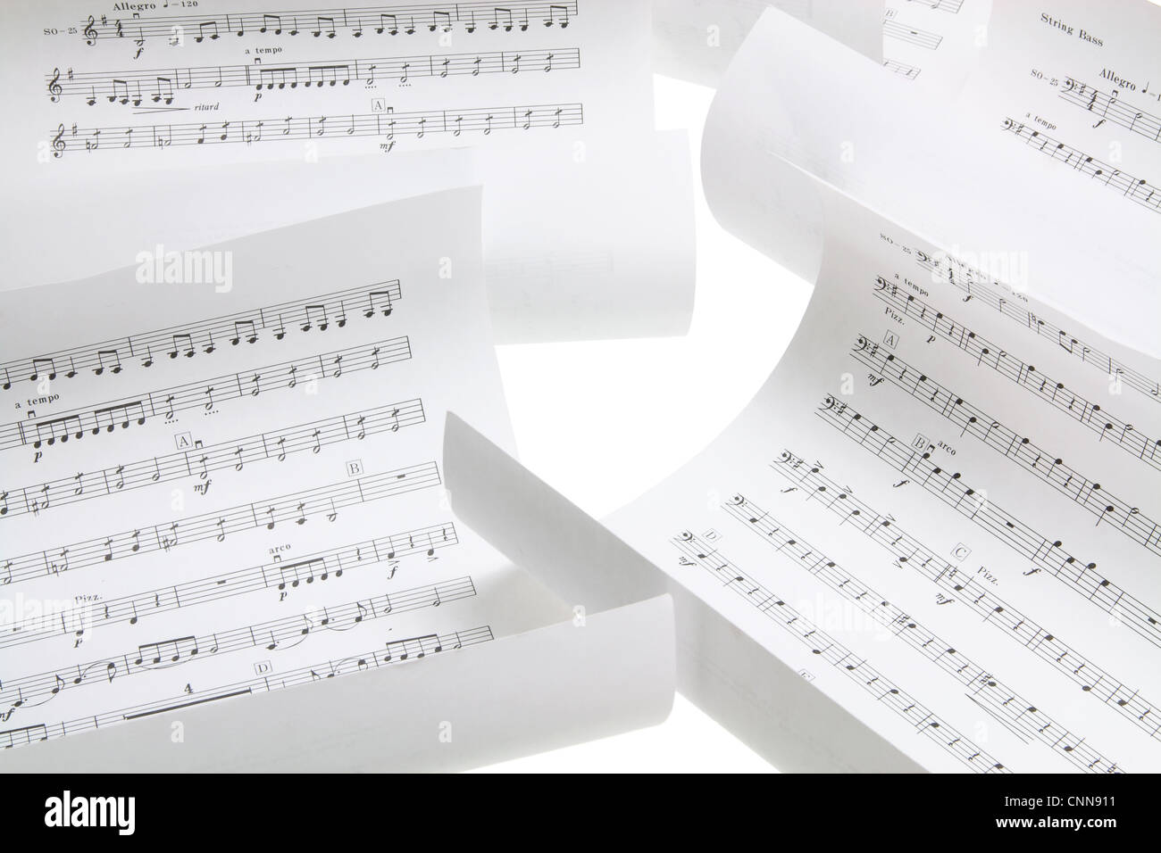 Musical staves -Fotos und -Bildmaterial in hoher Auflösung – Alamy