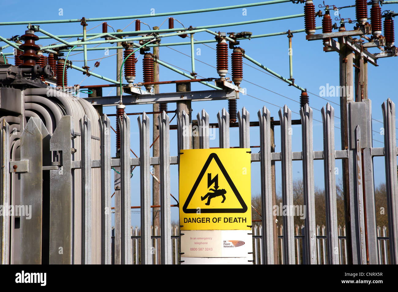 Pylons Electricity Sign Danger Stockfotos und -bilder Kaufen - Alamy