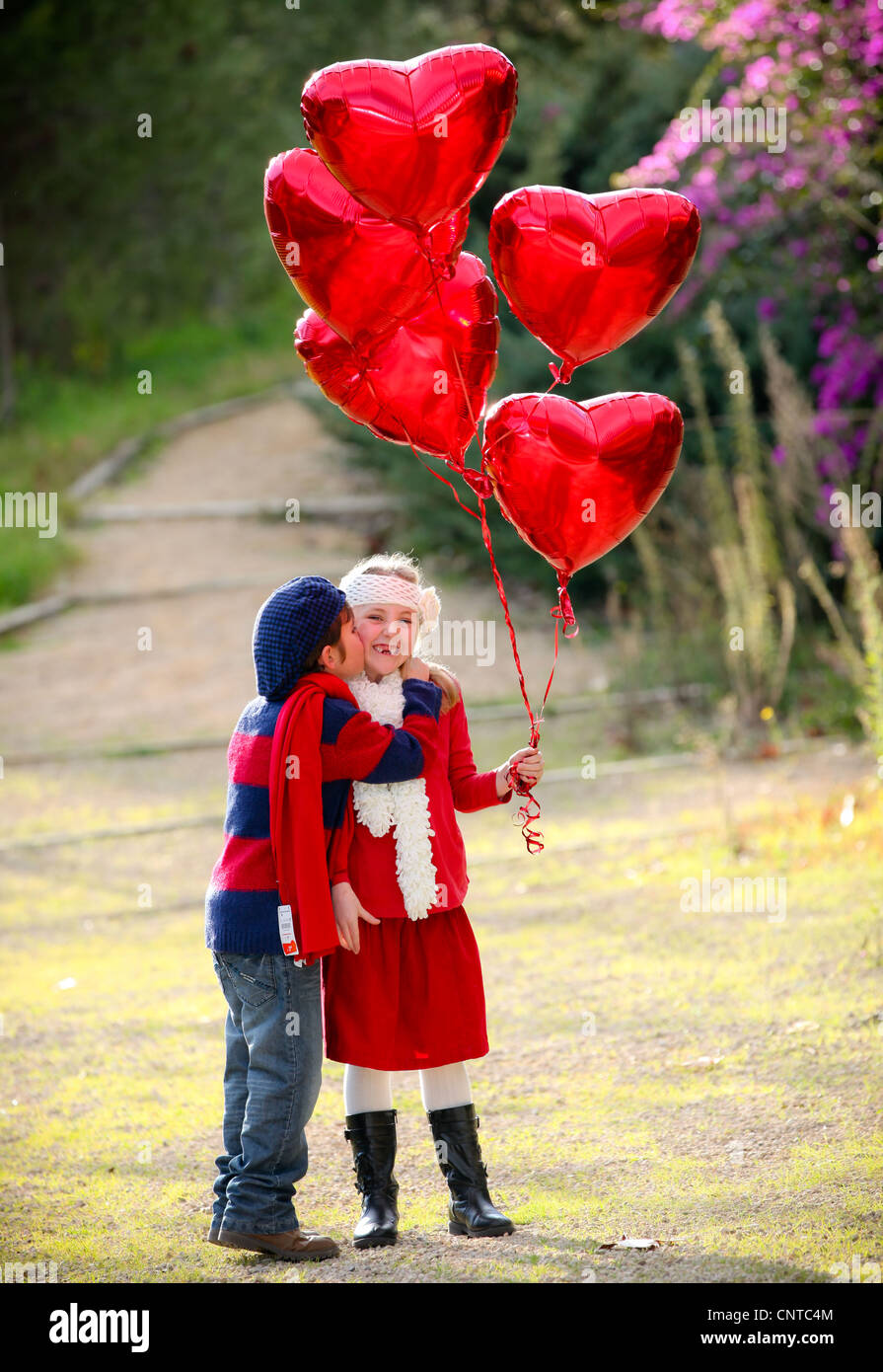 Paar und Zwei Kinder Stockfotos und -bilder Kaufen - Alamy