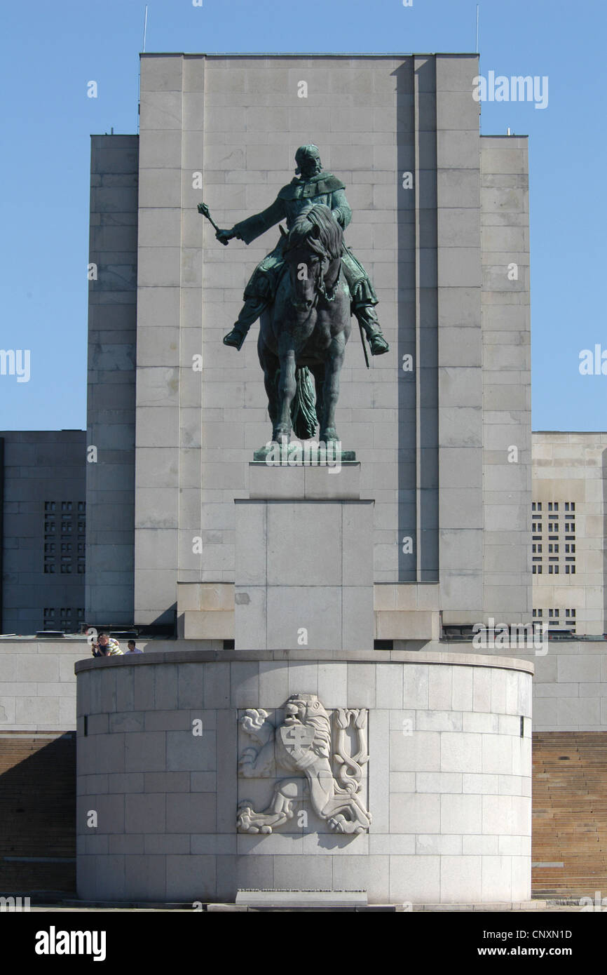 Equestrian Statue von Jan Zizka von Bohumil Kafka vor das ...