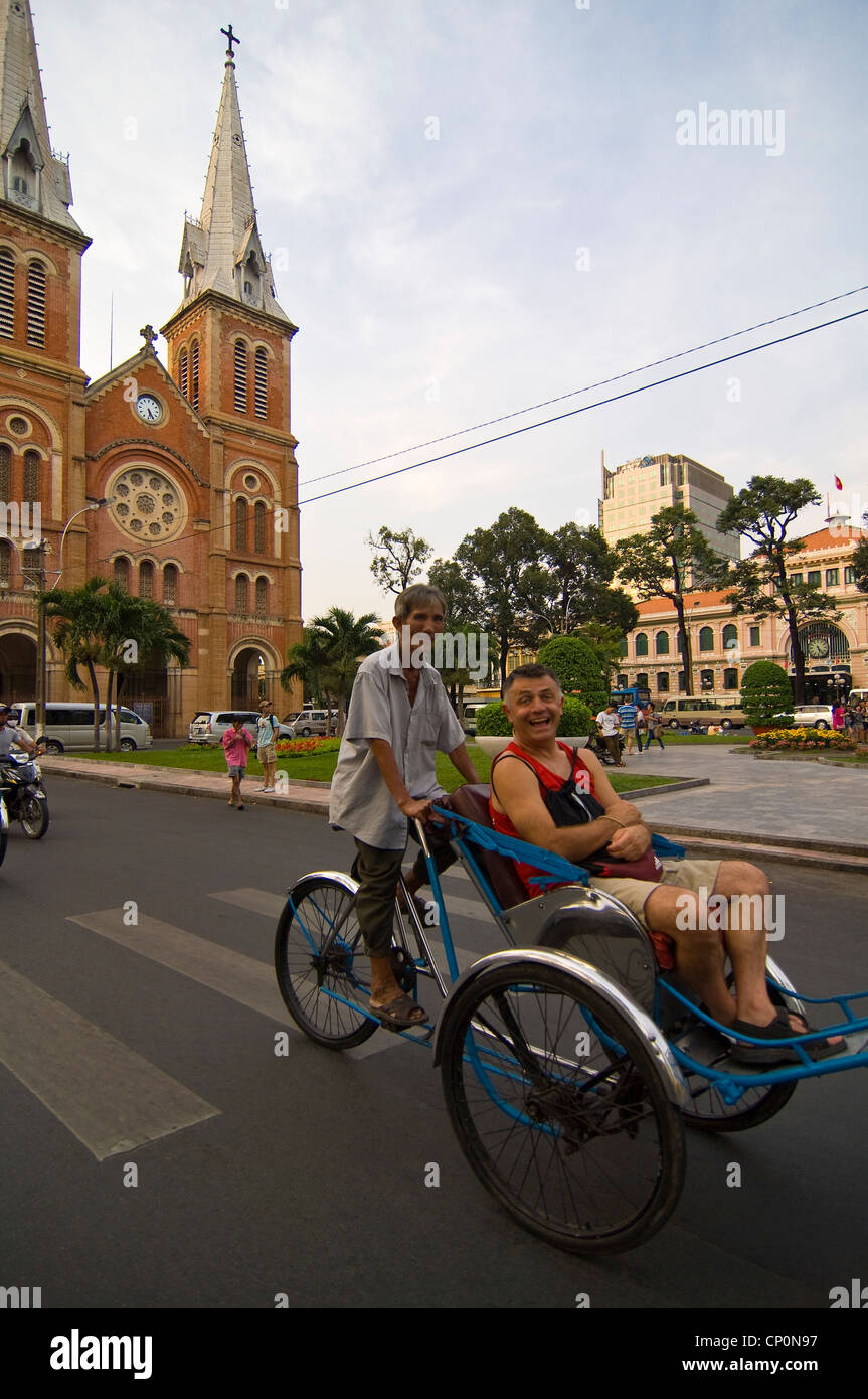Basilica della cattedrale di saigon notre dame -Fotos und -Bildmaterial ...