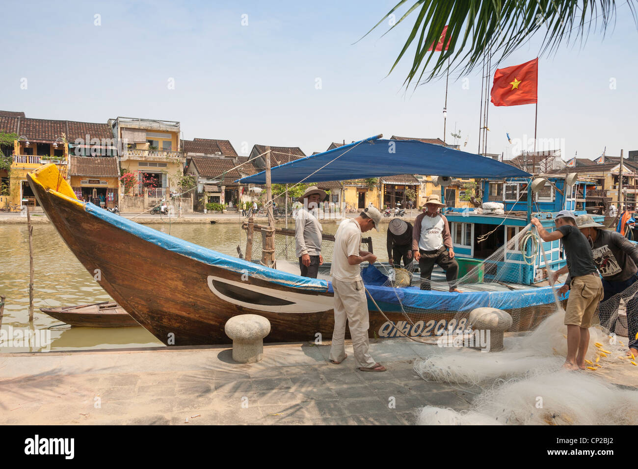 Traditionelles Fischerboot Thu Bon River Vietnam Stockfotos und -bilder ...