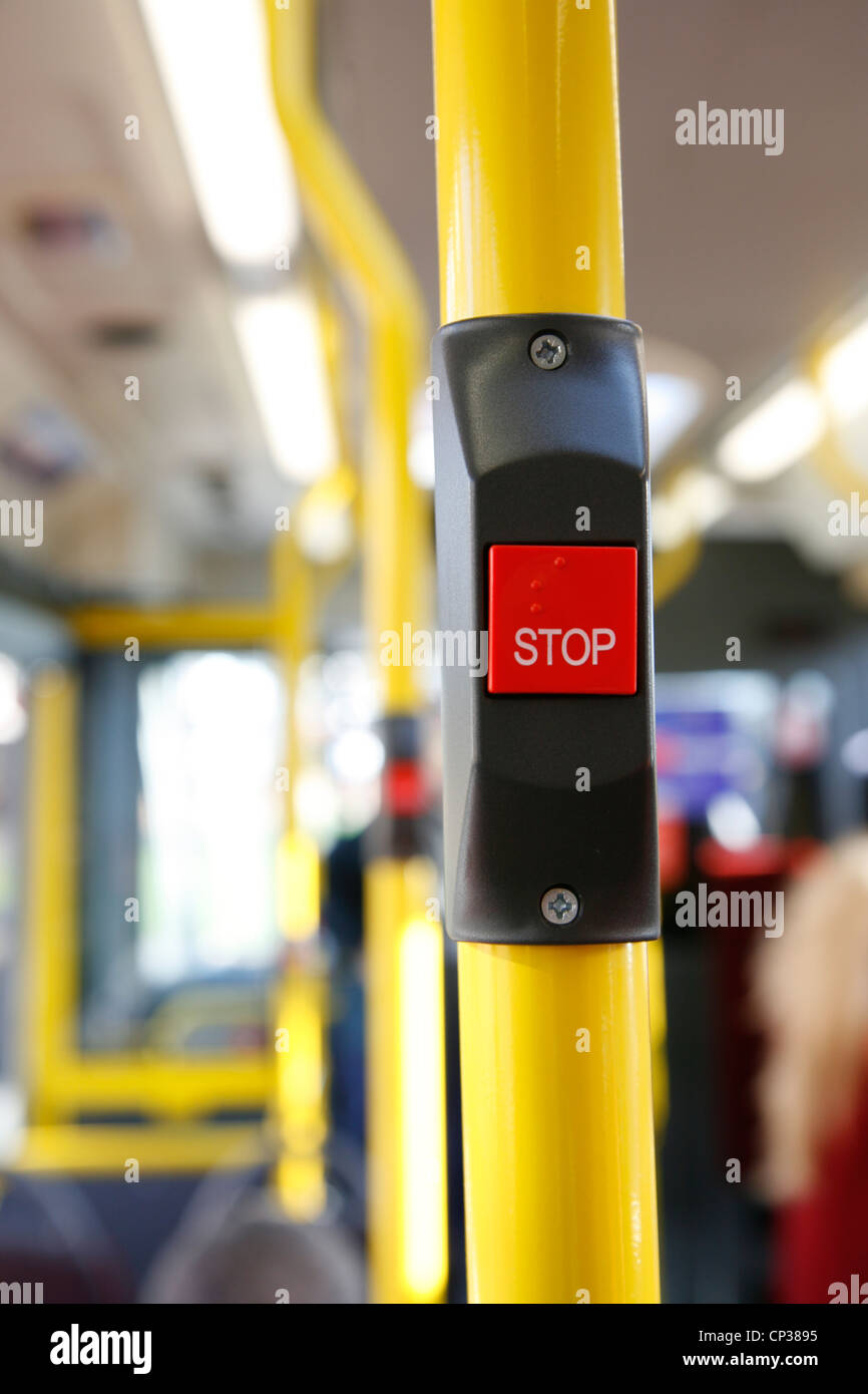 Bus stop button -Fotos und -Bildmaterial in hoher Auflösung – Alamy