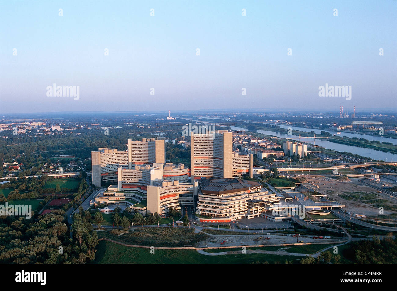 Vienna international centre -Fotos und -Bildmaterial in hoher Auflösung ...