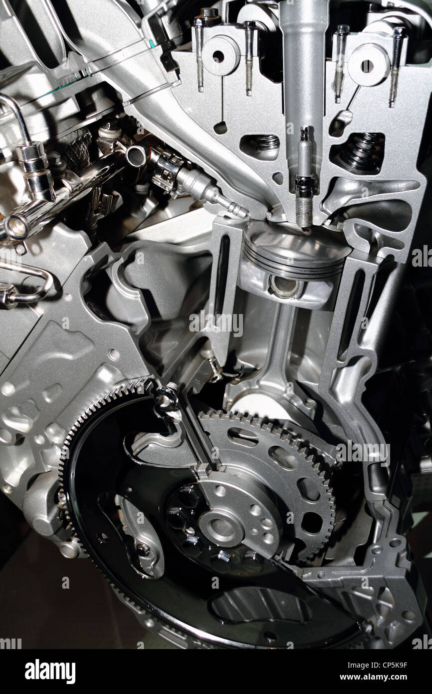 Vierzylinder kolbenmotor -Fotos und -Bildmaterial in hoher Auflösung ...