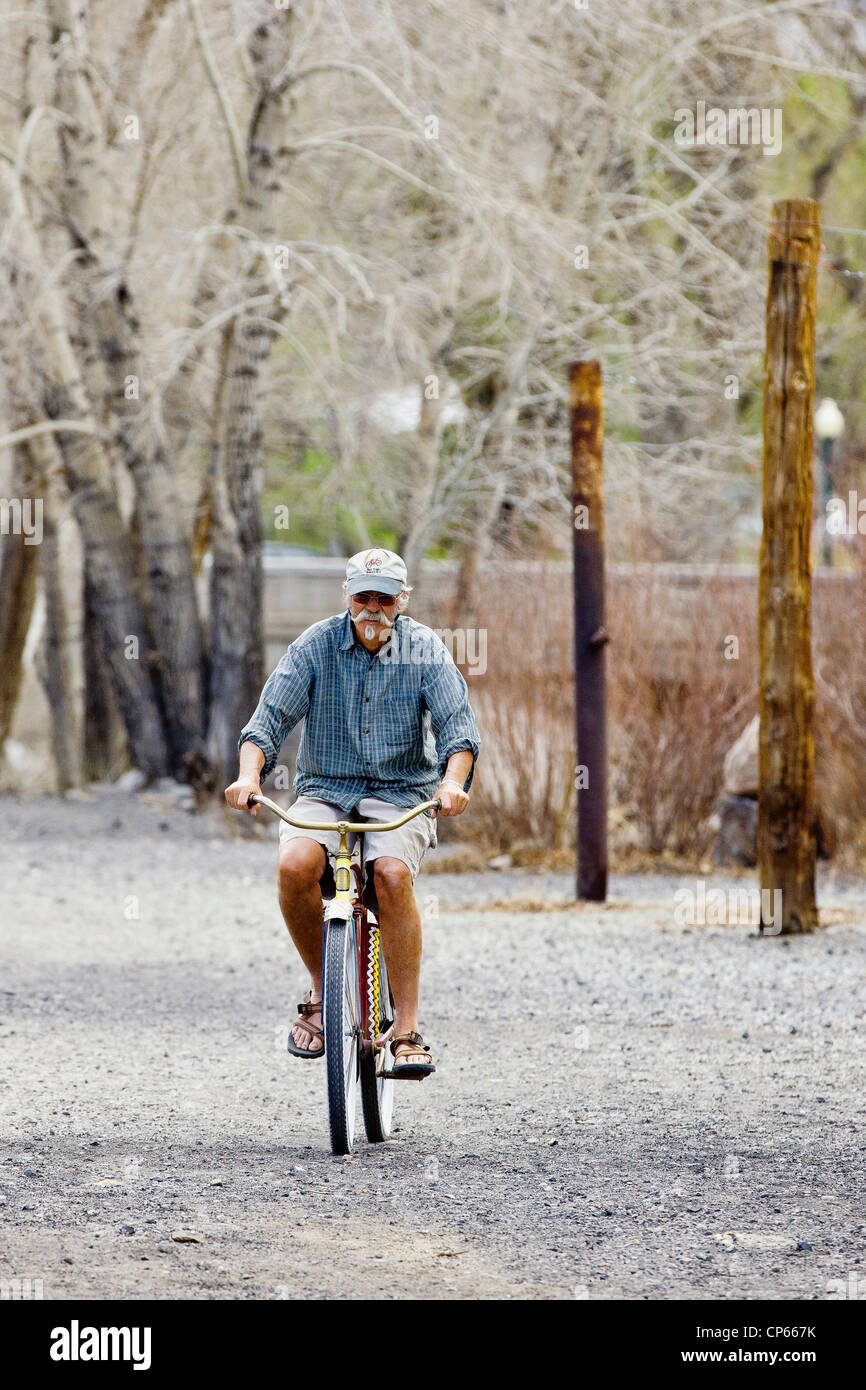 Fahrrad versand -Fotos und -Bildmaterial in hoher Auflösung – Alamy
