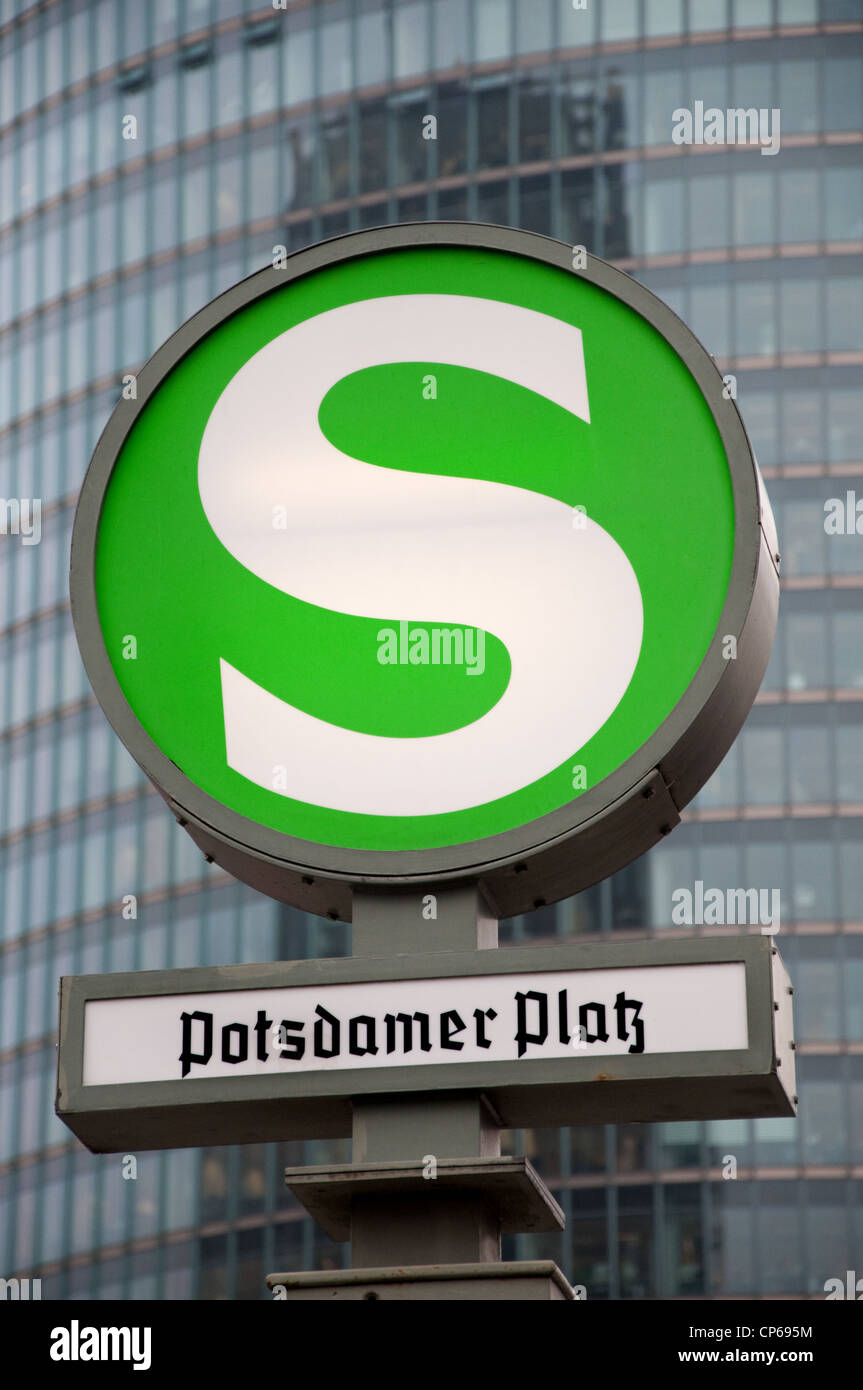 S bahn dienst -Fotos und -Bildmaterial in hoher Auflösung – Alamy