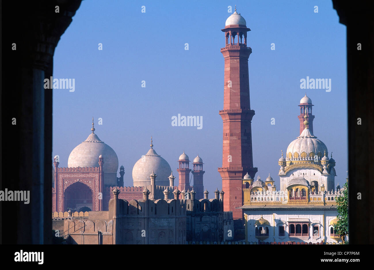 Historische badshahi moschee -Fotos und -Bildmaterial in hoher ...