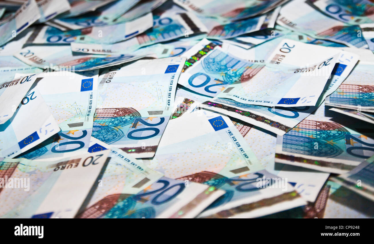 Euro bills -Fotos und -Bildmaterial in hoher Auflösung – Alamy