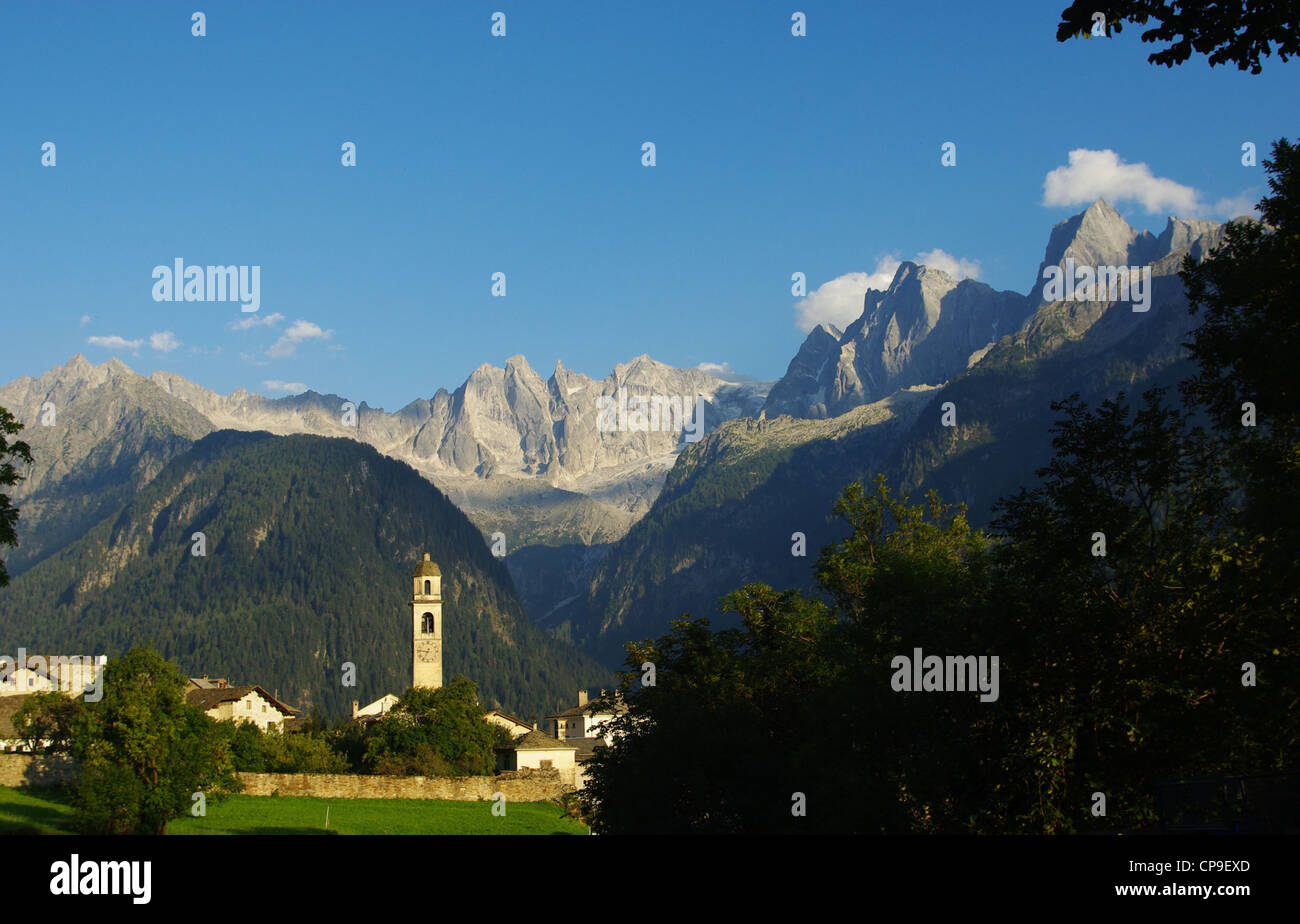 Dorf soglio -Fotos und -Bildmaterial in hoher Auflösung – Alamy