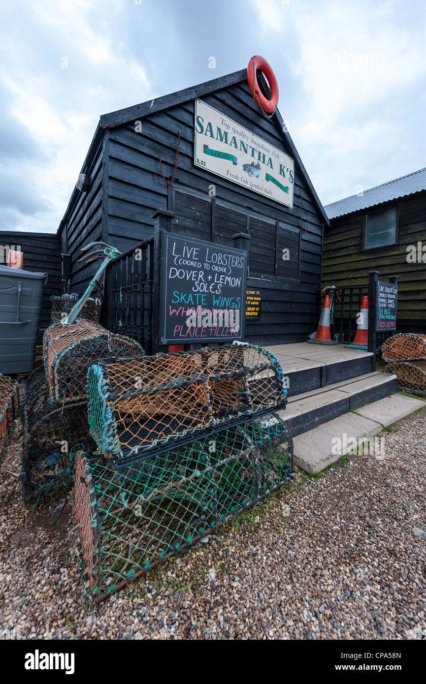 Fisch Schuppen an Southwold Hafen Suffolk UK. Einige verkaufen frischen ...