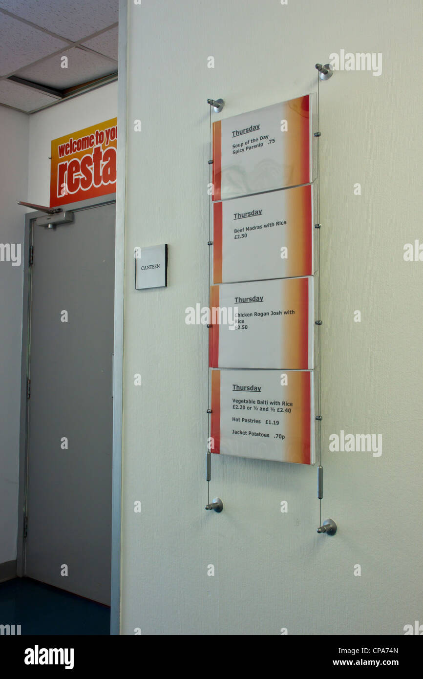 Mitarbeiter kantine -Fotos und -Bildmaterial in hoher Auflösung – Alamy