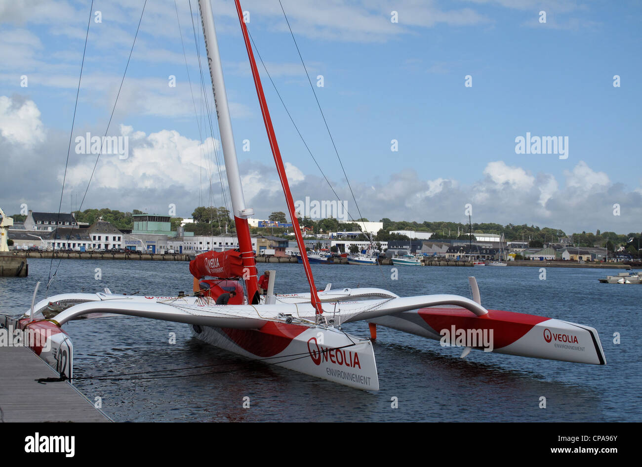 Rennboot im hafen von concarneau -Fotos und -Bildmaterial in hoher ...