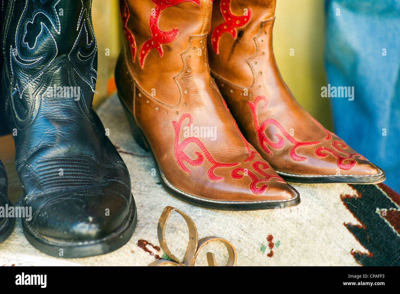 Cowgirl lederstiefel -Fotos und -Bildmaterial in hoher Auflösung – Alamy