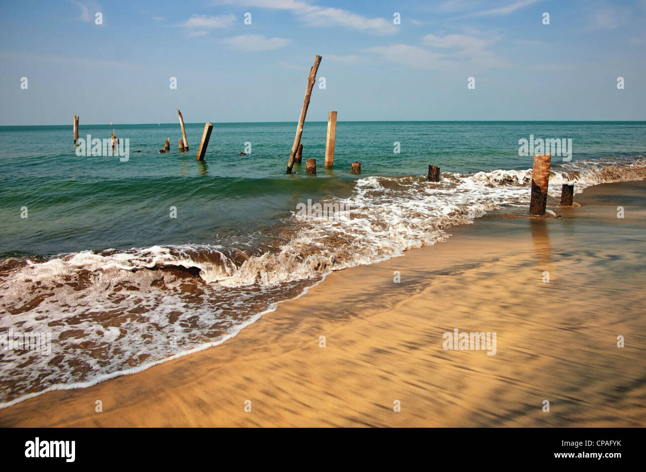Steg ins meer -Fotos und -Bildmaterial in hoher Auflösung – Alamy