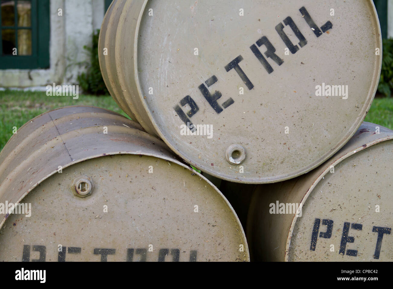 Crude oil barrell -Fotos und -Bildmaterial in hoher Auflösung – Alamy