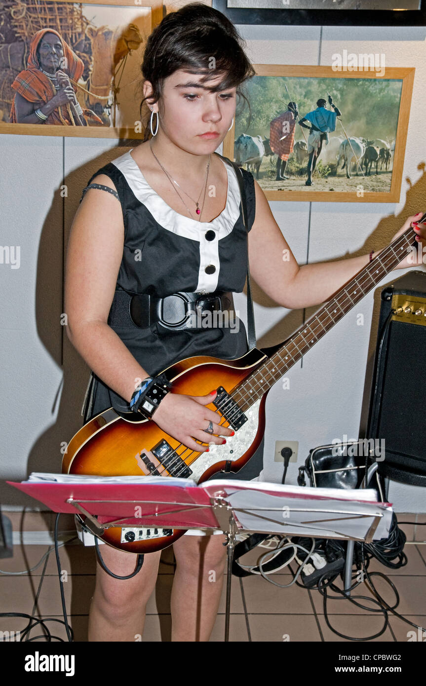 Jazz musik musiker spielen -Fotos und -Bildmaterial in hoher Auflösung ...
