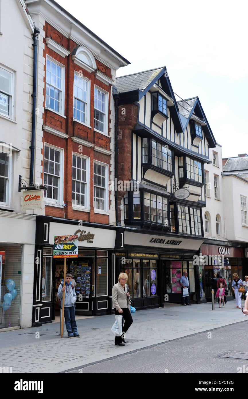 Exeter high street -Fotos und -Bildmaterial in hoher Auflösung – Alamy