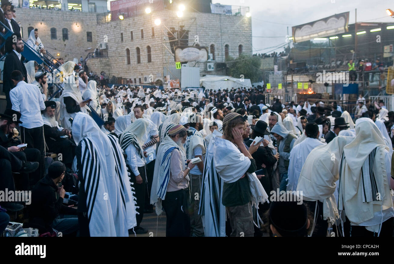 Orthodoxe Juden feiert Lag Ba'omer in Bar Yochai Grab in Meron, Israel ...