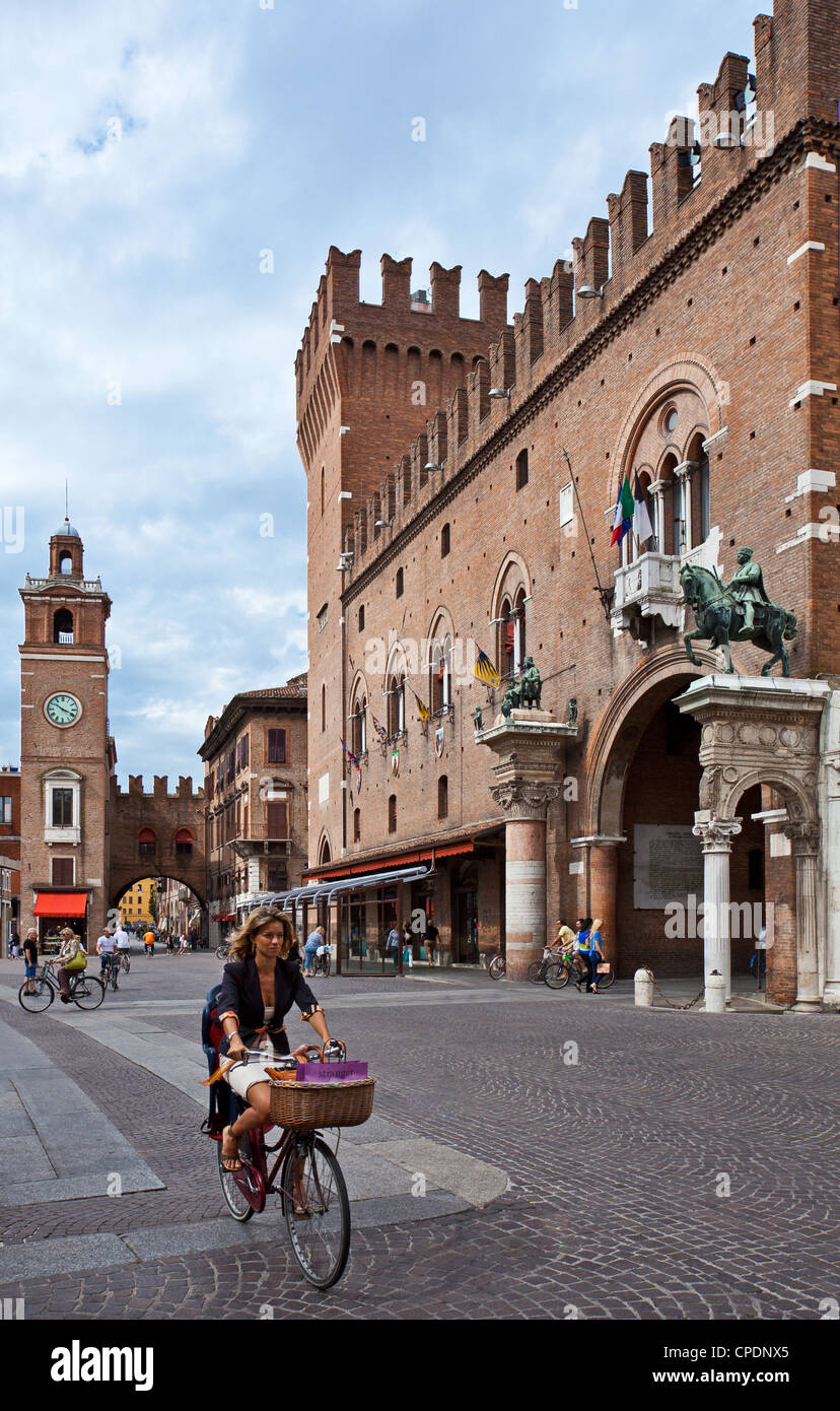 Ferrara town hall -Fotos und -Bildmaterial in hoher Auflösung – Alamy